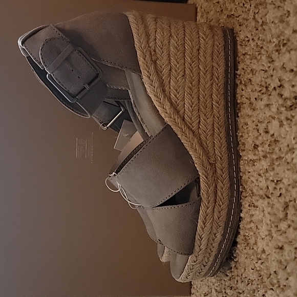 Universal Thread | Shoes | Universal Thread Caroline Gray Wedges | Poshmark